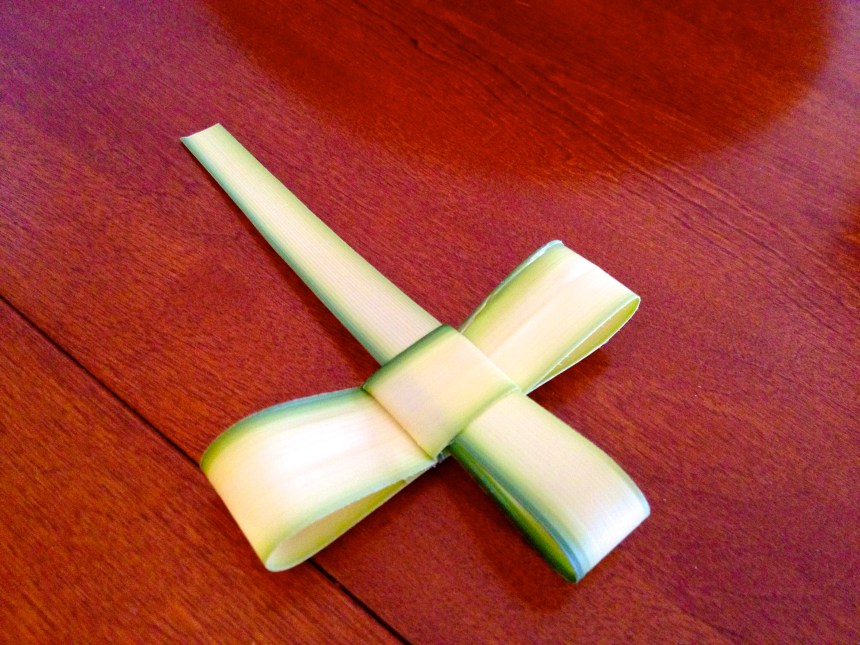 7 Easy Steps for Folding Awesome Palm Crosses | Sermon on the Sidewalk